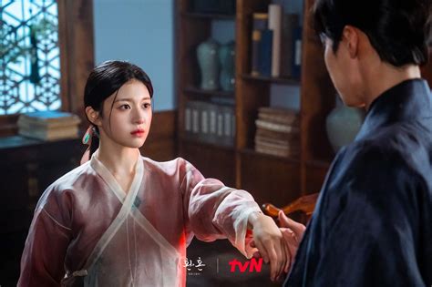 8 Bộ Phim Hay Nhất Của Báu Vật Nhan Sắc” Go Youn Jung Elle