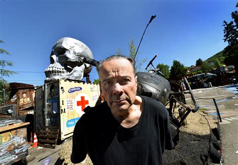 RhÔne Groupe Serveur Thierry Ehrmann Va Prendre Du Recul