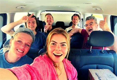 Eloise Deelt Selfie Niet In Badpak Royalty Online