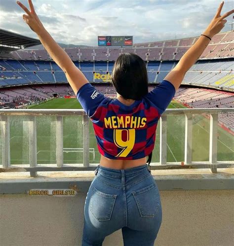 Pin De Esteban Nieves En Chicas Del Fútbol Pantalones De Moda Mujer