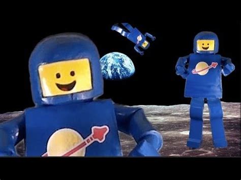 How To Make A Lego Astronaut Helmet From The Lego Movie Lego Costume