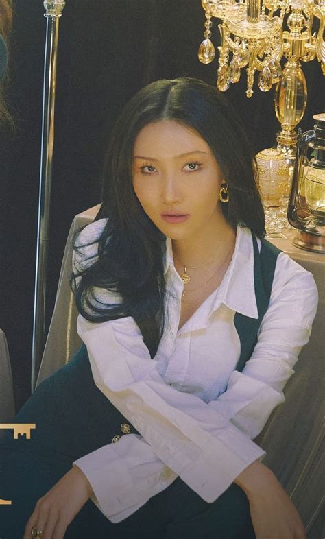 Pin By Anastasia Volk On Mamamoo Hwasa Mamamoo Korean Girl Groups