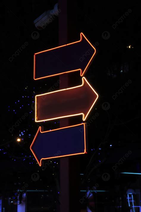 Led Road Sign Indicator Guide Light Sign Arrow Triangle Indicator Light Background Wallpaper
