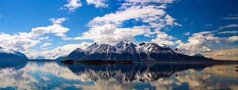 Lago Tagish Imagem De Stock Imagem De Azul Yukon Console 29959389