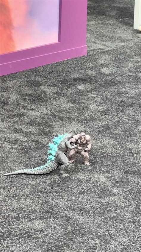 Godzilla Cailín Te Meme 2 Billion At The Box Office For Sure