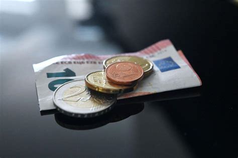 SINDIKAT I ZELENI U NJEMAČKOJ TRAŽE POVEĆANJE MINIMALNE SATNICE NA 15 ...