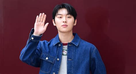 Choi Hyun Wook S Agency Responds With No Comment After The Actor Accidentally Posts A Photo