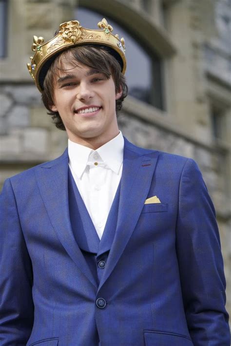 Pin By Debyorkie On Descendants Disney Decendants Descendants Ben