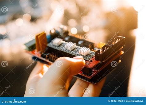 arduino uno board connected to micro servo and joystick using jumper