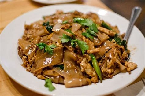 Best Chicken Pad See Ew Recipe Thai Ribbon Stir Fry Noodles Wide