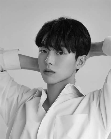 시간 훅가는 페이지 김수현 소속사 계약한 최현욱