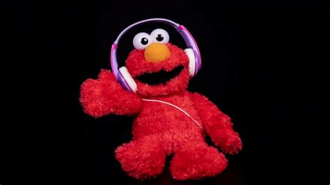 Elmo Dancing Hip Hop