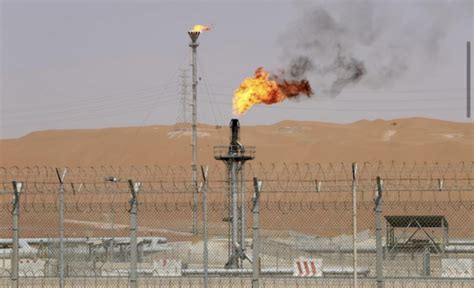 Хятадад газрын тосны эрэлт буурч байгаагаас Саудын Араб газрын тосны үнээ хямдруулжээ