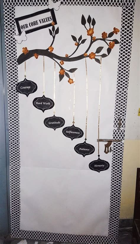 Beautiful And Unique School Door Decoration