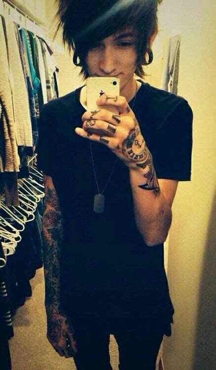 Im A Sucker For A Guy With Tattoos Cute Emo Guys Hot Emo Babes Cute Emo Babes