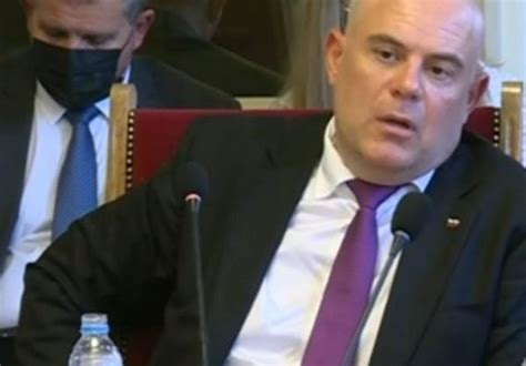 Главният прокурор Иван Гешев Законът за Бюрото по защита е писан на коляно СНИМКИ