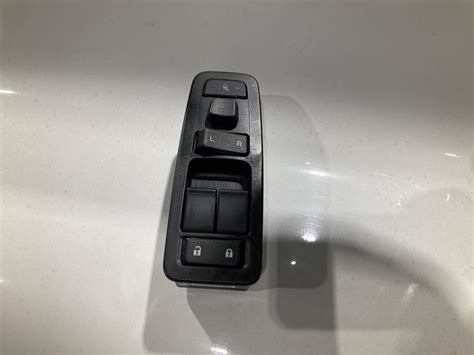 Q27 1028 1211 Kenworth T680 Door Electrical Switch For Sale