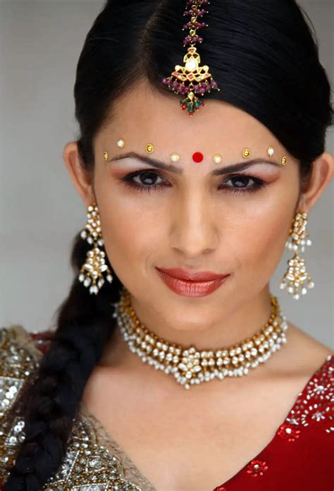 Why Do Indian Women Wear Bindi Unraveling The Meanings