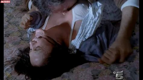 Naked Guia Jelo In L Onore E Il Rispetto