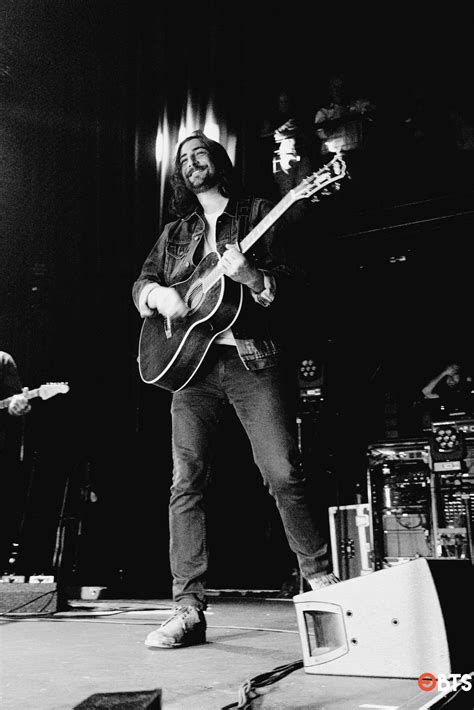 Noah Kahan Wallpapers Wallpaper Cave