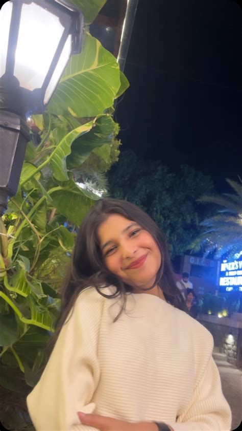 Divyanshi Kaushik Divyanshi Kaushik • Instagram Photos And Videos