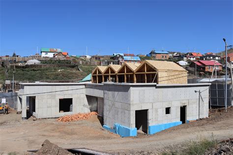 СХД Сонгинохайрхан дүүргийн 28 дугаар хороонд нийтийн ахуйн үйлчилгээний цогцолбор барьж байна