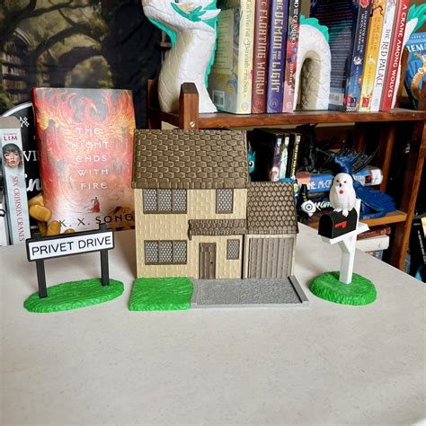 🏠 Harry Potter Privet Drive Dursley House Book Nook Bookshelf Decor Set
