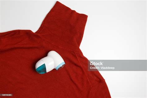 양모 옷에서 보풀을 제거하기위한 장치 흰색 배경에 고립 된 퍼지 볼골프 0명에 대한 스톡 사진 및 기타 이미지 0명 가리기 가정 생활 Istock