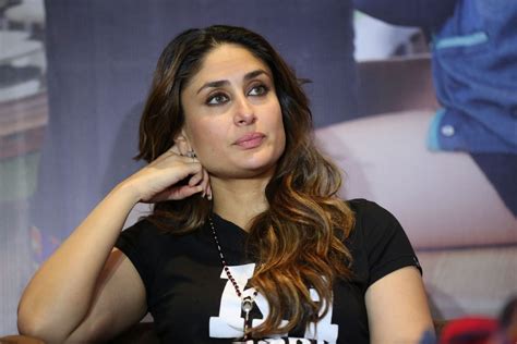 Glamorous Kareena Kapoor Hot Photos In Black Dress