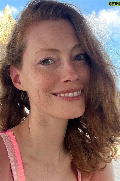 Alyssa Sutherland Wiki Biography Age Gallery Spouse And More