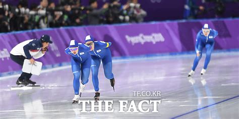 [tf포토] 스피드스케이팅 팀추월 뒤처진 노선영 포토 기사 더팩트