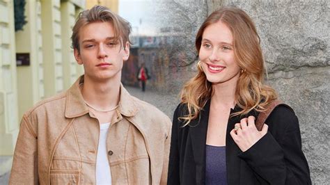 Josefína Prachařová česká Herečka Nejnovější Zprávy A Fotografie