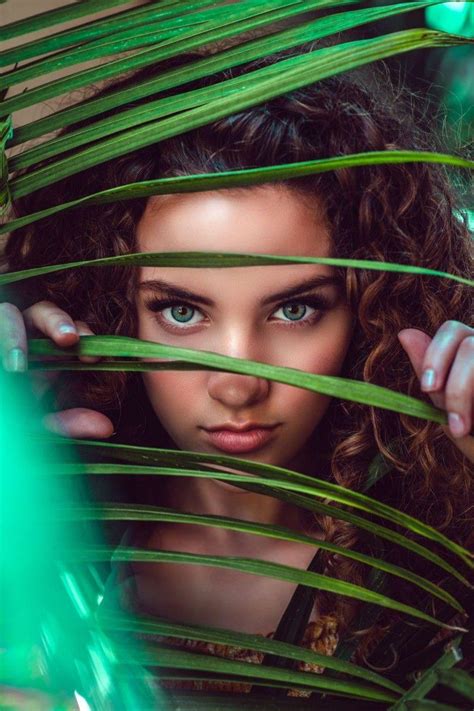 Sofie Dossi Wallpapers Top Free Sofie Dossi Backgrounds Wallpaperaccess