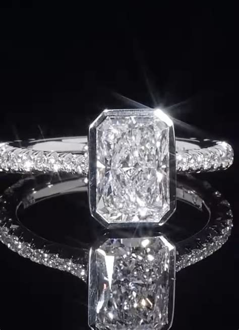 Platinum Radiant Cut Diamond 283 Carat Detailed
