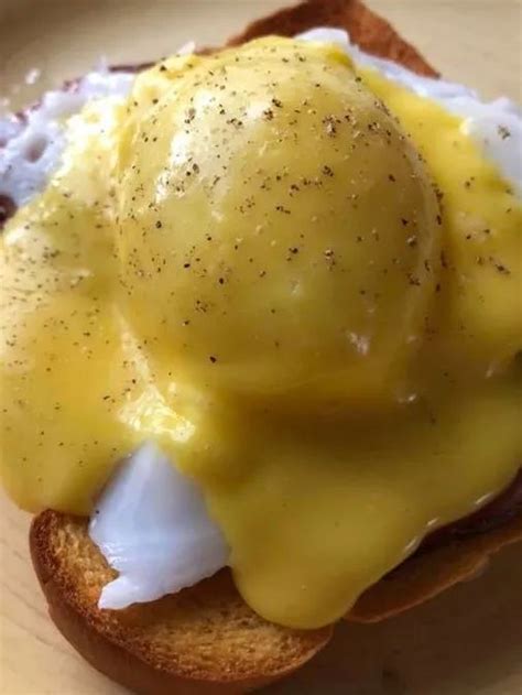 Easy Microwave Hollandaise Sauce Recipe