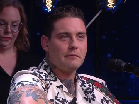 Douwe Bob Op De Knieën Voor Anouk ‘wil Je Met Me Trouwen Alsjeblieft