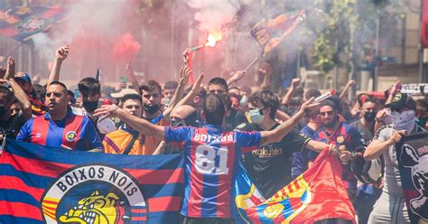 Quiénes Son Los Boixos Nois Los “chicos Locos” De Barcelona Que