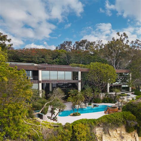 Exclusive Johnny Carsons Longtime Malibu Home Lists For 110 Million Wsj