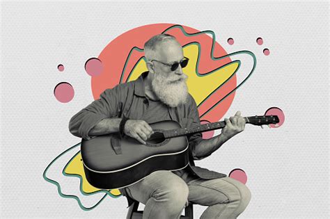 콜라주 이미지 연금 수령자 할아버지 기타 연주 코드 전문 취미 어쿠스틱 악기 공연 그리기 배경 55 59세에 대한 스톡 사진 및 기타 이미지 Istock