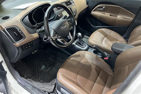 فروش کیا ریو هاچ بک کارکرد ۶۰هزار کیلومتر بدنه بدون رنگ اتوماتیک