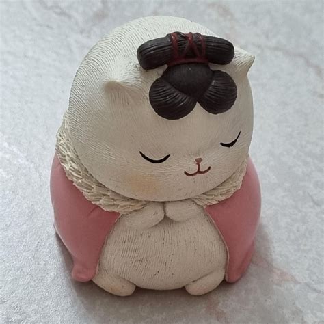 Daiso Queen Cat Ceramic Ornament Hobbies And Toys Toys And Games On Carousell