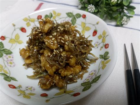 식어도 굳지않는 호두멸치볶음