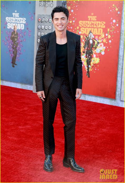 Never Have I Evers Darren Barnet Makes Red Carpet Debut With