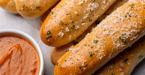 Garlic Breadsticks With Marinara Dipping Sauce Provecho