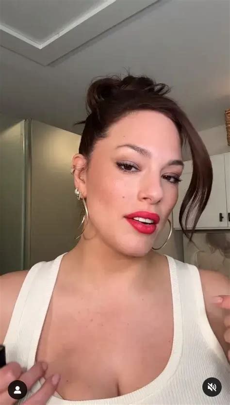 At A Spa In Nyc Ashley Graham Lies Topless Under A Towel While She