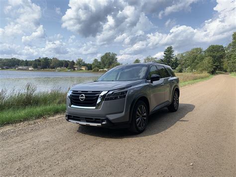 Nissan 2022 Pathfinder Grey