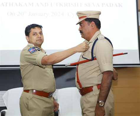 Cyberabad Cp Avinash Mahanty Ips Awarded Service Medals To The Best