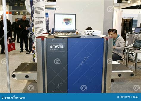 Skeleton Of Monitor Lizard Kept Into The Glass Showcase At Museum