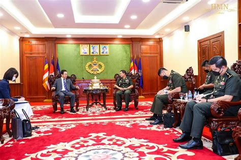 ឧត្តមសេនីយ៍ឯក ហ៊ុន ម៉ាណែត ជួបសំណេះសំណាលជាមួយឯកអគ្គរាជទូតជប៉ុន មុននឹងលោកបញ្ចប់បេសកកម្មការទូតនៅកម្ពុជា