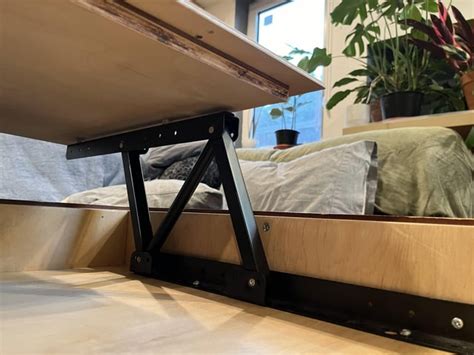 Magnetic Hive Table R Hive